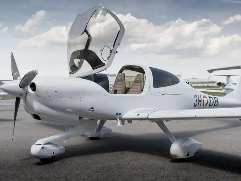 Diamond DA40 NG: The Diesel Evolution of a Modern Aviation Icon - Bolt ...