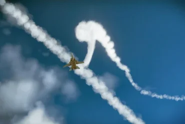 Flat Spins in Aviation: What Every Pilot Should Know (and Avoid) - Bolt ...