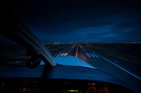 When Can You Log Night Time Flying? - Bolt Flight
