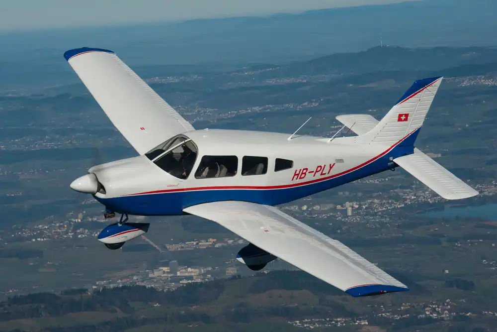 Piper Archer: A Complete Guide to Features, Specs, and How It Compares ...