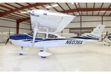 Cessna 182 vs Cirrus SR22: A Detailed Head-to-Head Comparison for ...