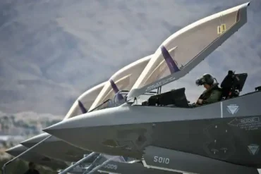 F-22 Raptor Canopy: Engineering, Stealth, and Pilot Protection - Bolt ...