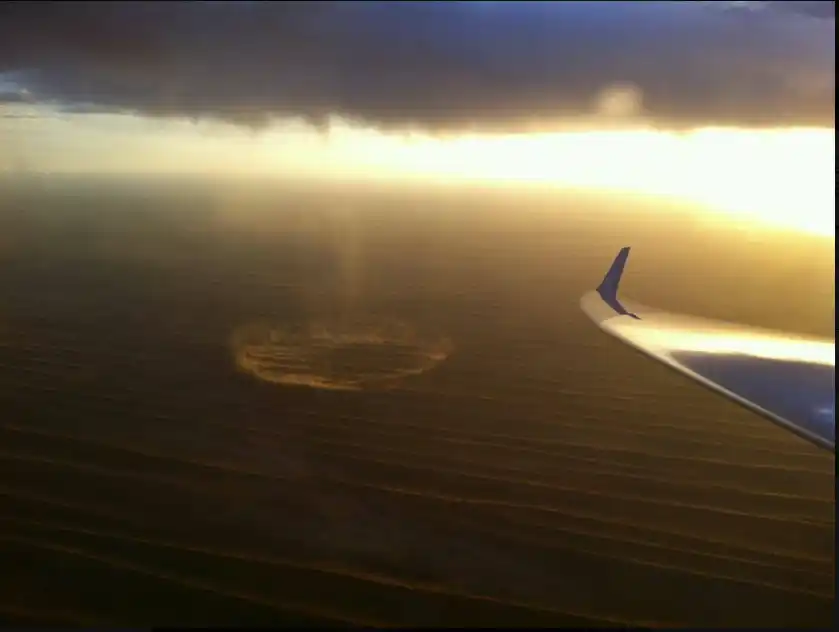 What is a Microburst and How Do Pilots Respond to Them? - Bolt Flight