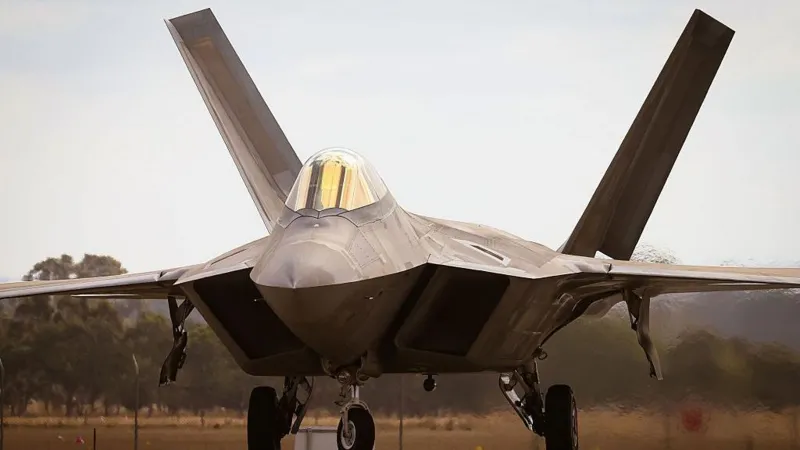 Rare F-22 Raptors Draw Plane Enthusiasts to RAF Lakenheath Amid Rising ...