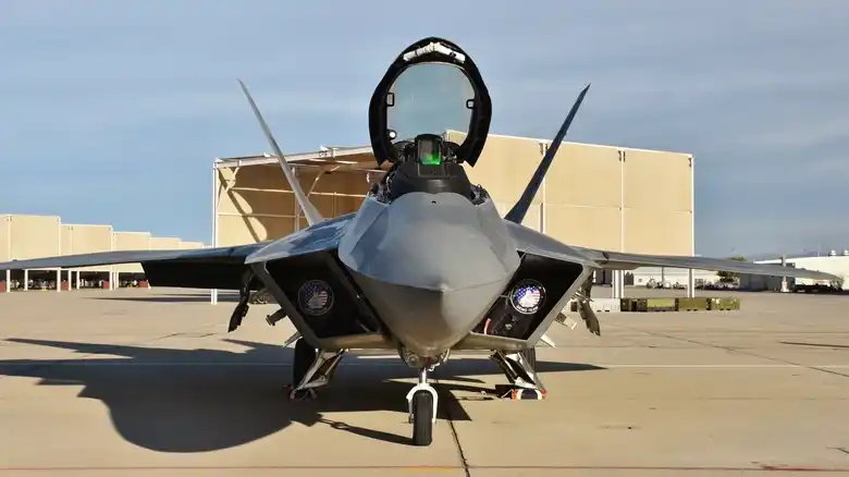 Inside the F-22 Raptor: An Unfiltered Look Into America's Stealth ...