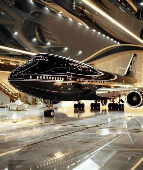 Before Qatari Royals Gave the USA a $400M Boeing 747, It Was a Flying ...
