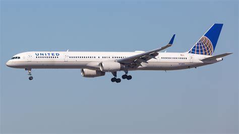 Cockpit Smoke Emergency Forces Delta Boeing 757-200 to Divert to ...