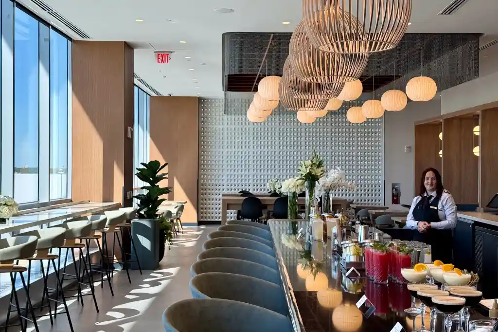American Airlines’ New Philadelphia Flagship Lounge Shines With ...