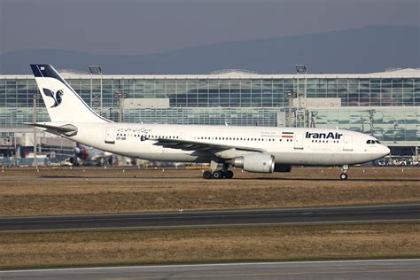 Iran Air Charts Global Comeback as Sanctions Relief Hopes Rise: Boeing ...