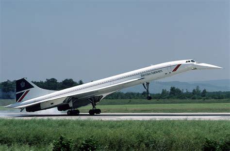 United Airlines Set to Soar as US Lifts Ban on Overland Supersonic ...