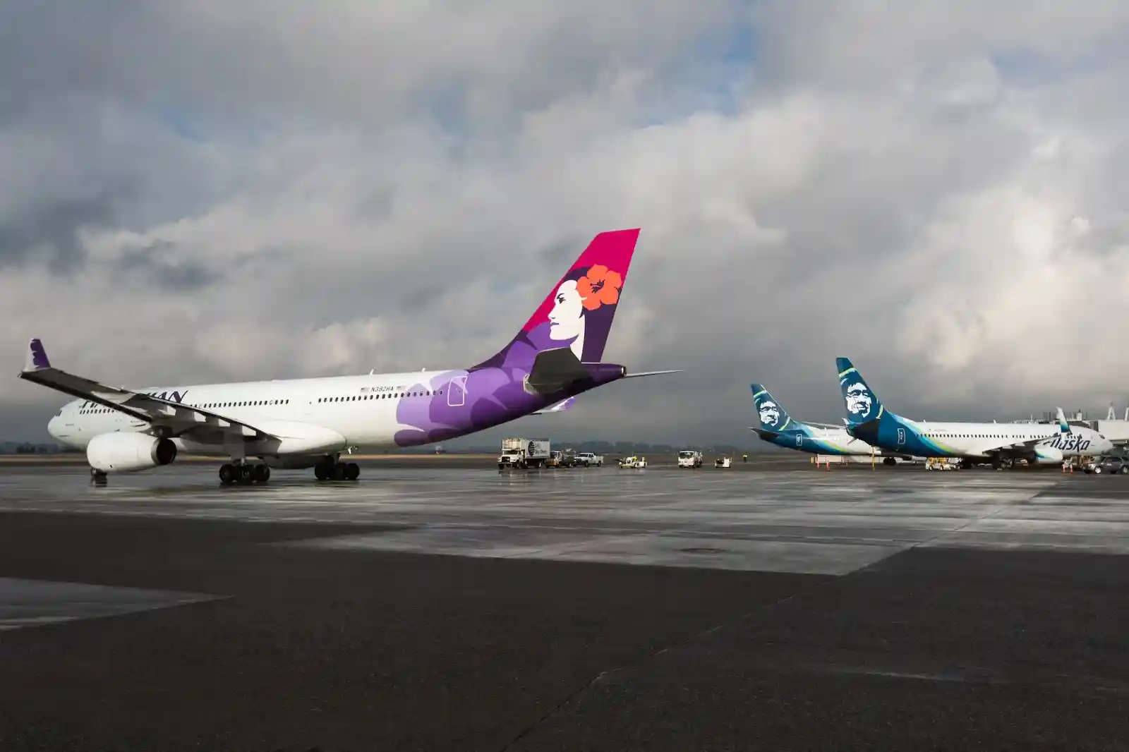Alaska Airlines Leaps Into Boeing 787 Dreamliner Era, Joining Global ...