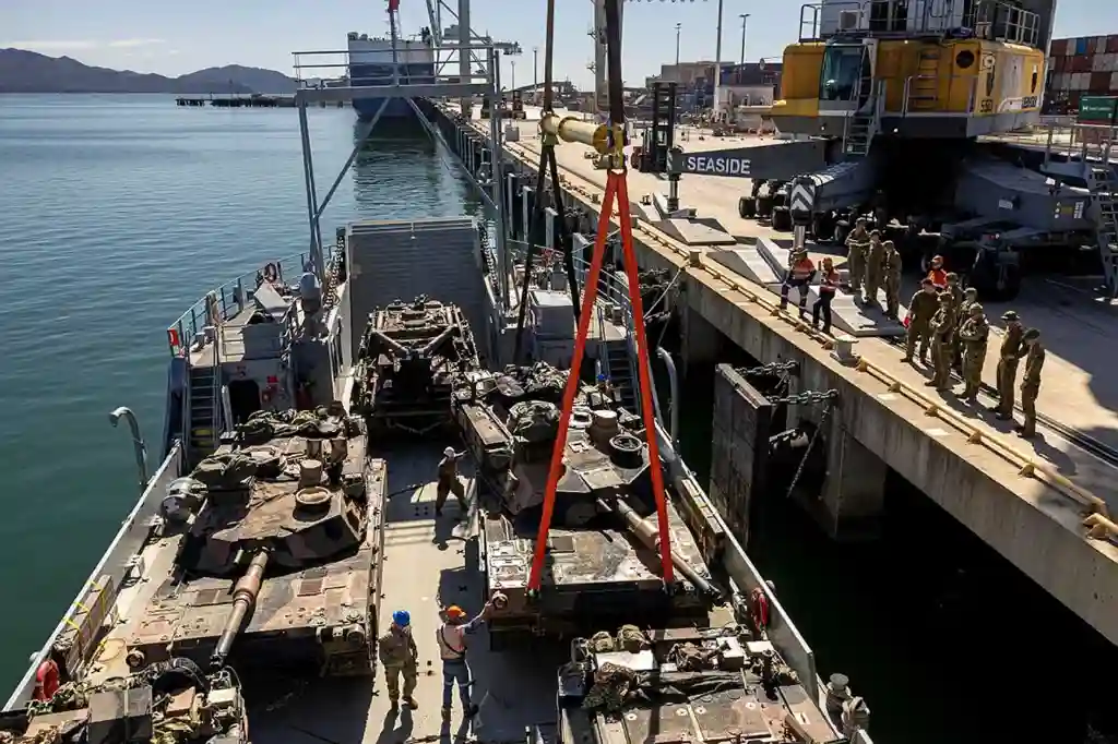 U.S. and Australia Showcase Amphibious Power with M1A2 Abrams ...