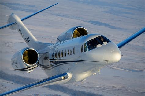 How Fast Can a Private Jet Fly Across the US? A Deep Dive into Speed ...