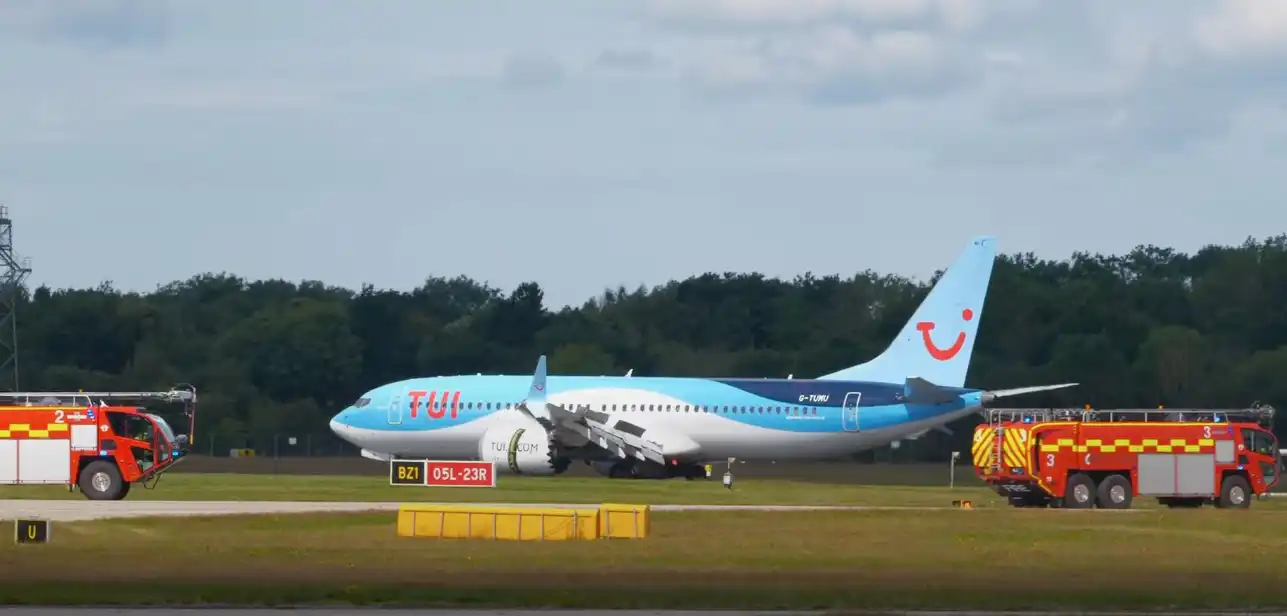 TUI Boeing 737 MAX 8 Emergency Landing at Manchester Triggers Travel ...