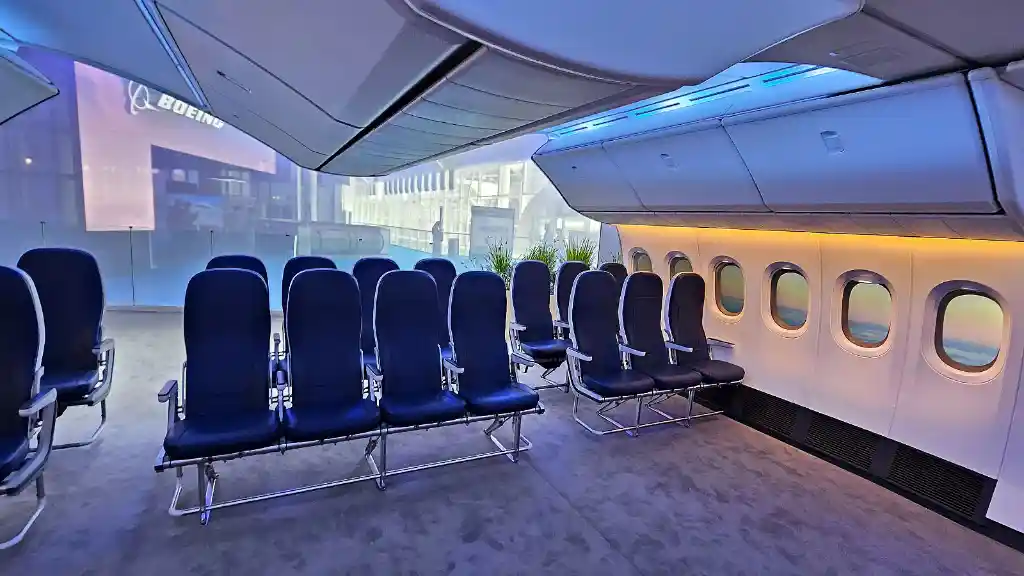 Boeing 777X's Next-Generation Cabin - Bolt Flight