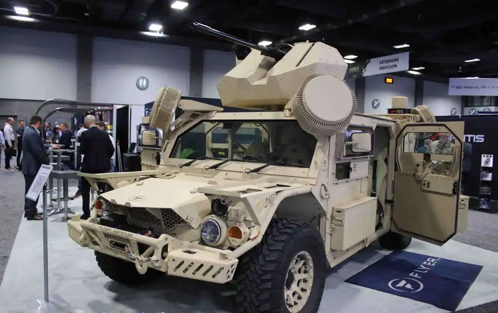 AUSA 2025: Flyer Defense Unveils the Flyer 72-HD — A High-Mobility 4x4 Built for Mobile Counter ...