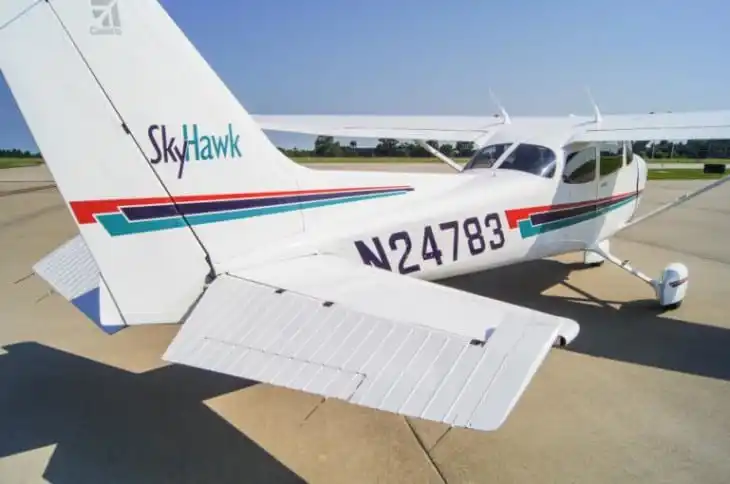 Inside a Single-Engine Aircraft: How a Cessna 172 Works - Bolt Flight