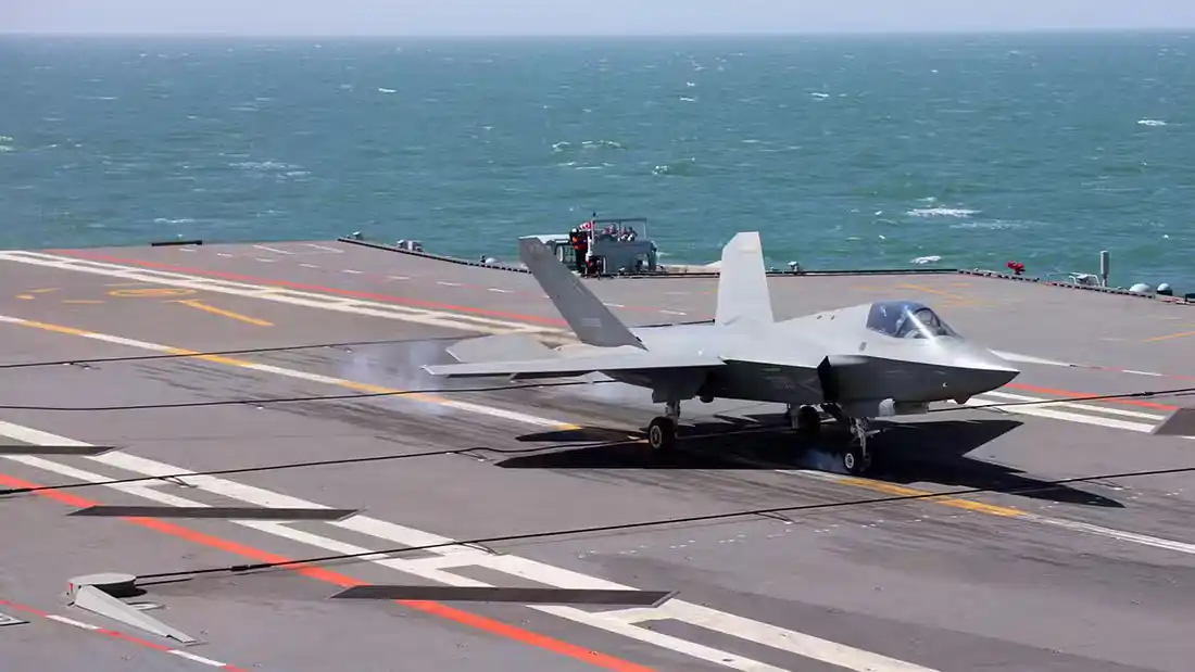 China's Fujian Aircraft Carrier Launches J-35 Stealth Fighter in ...