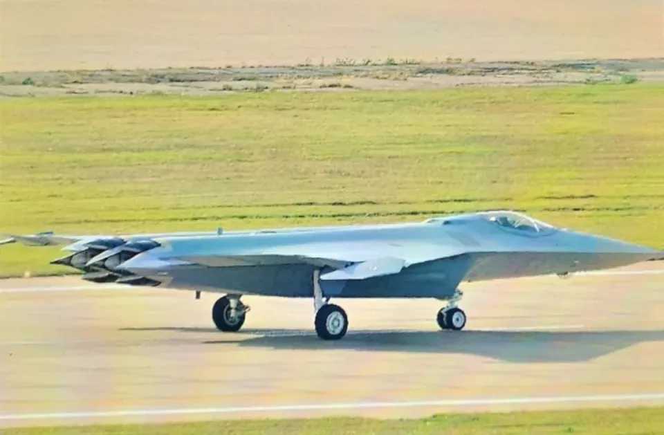 China’s J-50 Sixth-Generation Fighter: Tailless Stealth And AI Power That Could Eclipse Rafale ...