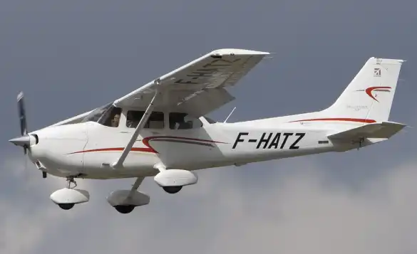 Inside a Single-Engine Aircraft: How a Cessna 172 Works - Bolt Flight