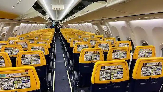 How a Subtle Design Hack Turned the Boeing 737 Into a High-Capacity ...