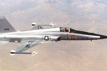 F-16 DSI: Revolutionizing Supersonic Air Intakes - Bolt Flight