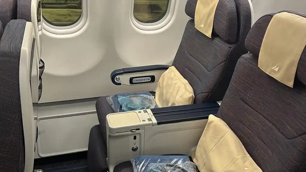 Philippine Airlines Premium Economy Review: A Comprehensive Long-Haul ...