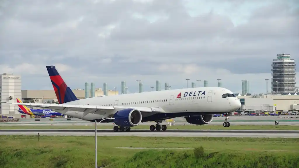 Delta A350 Diverts to Tokyo After Mid-Flight Hydraulic Failure - Bolt ...
