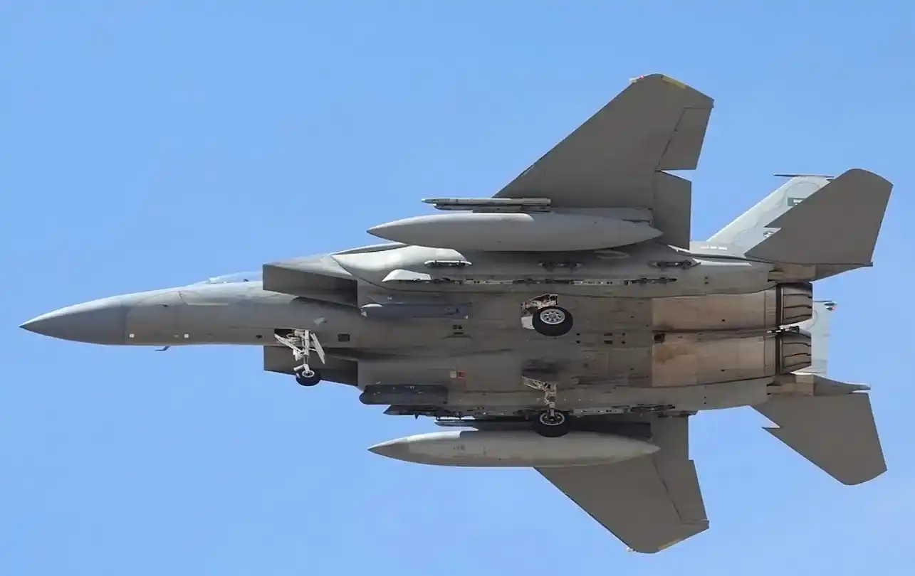 Saudi Airstrike Hits UAE-Supplied Arms at Yemen’s Mukalla Port ...