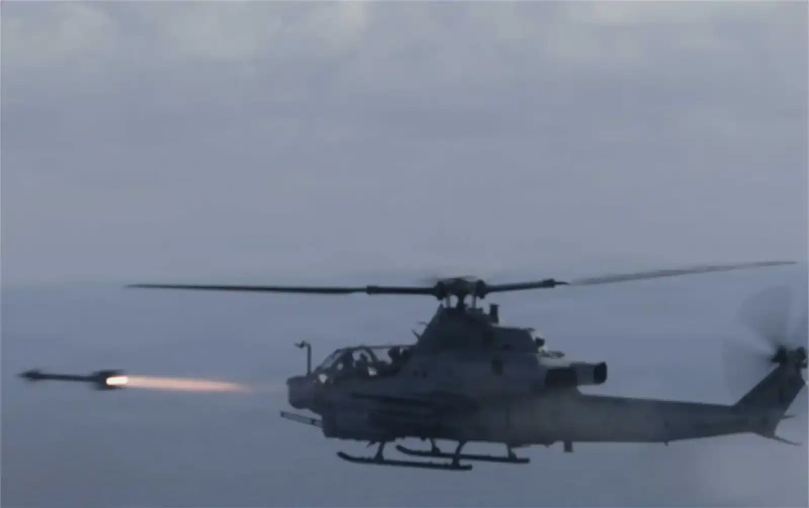 U.S. Marines AH-1Z Viper Fires Sidewinder Missile in Caribbean ...