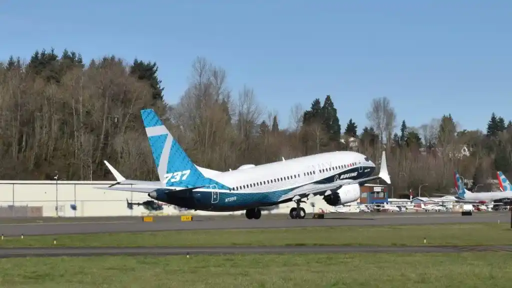 The Real Reason Boeing Is Racing To Certify The 737 MAX 7 & 10 - Bolt ...