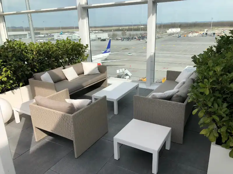Inside Lufthansa’s World-Leading First Class Lounge Experience in 2025 ...