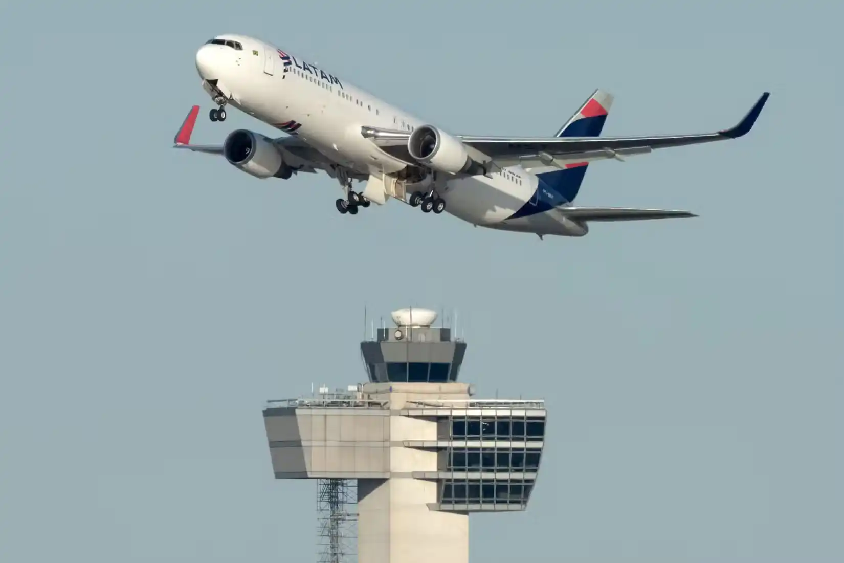 Why the Boeing 767’s Landing Gear Tilts Forward: Engineering Logic ...