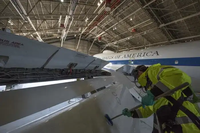 Why America’s Doomsday Plane Still Relies on 1980s Technology to ...