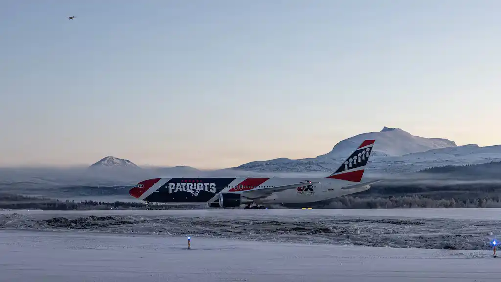 Patriots’ Private Boeing 767 Transports U.S. Marines to Norway for ...