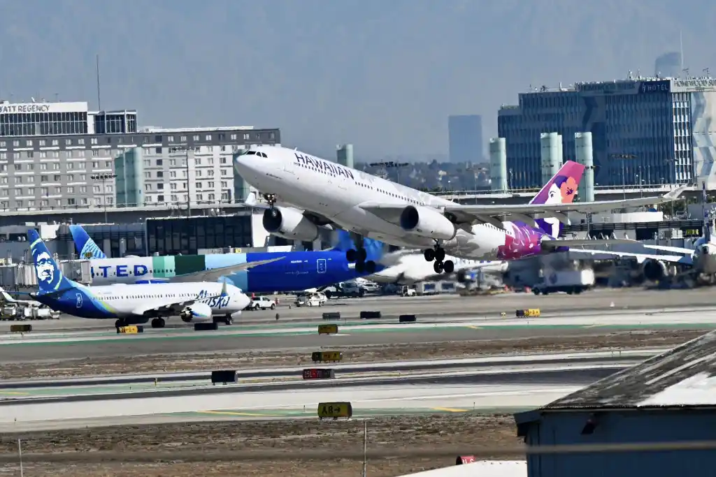 Is Alaska Airlines Quietly Phasing Out Hawaiian Airlines’ Airbus A330 ...