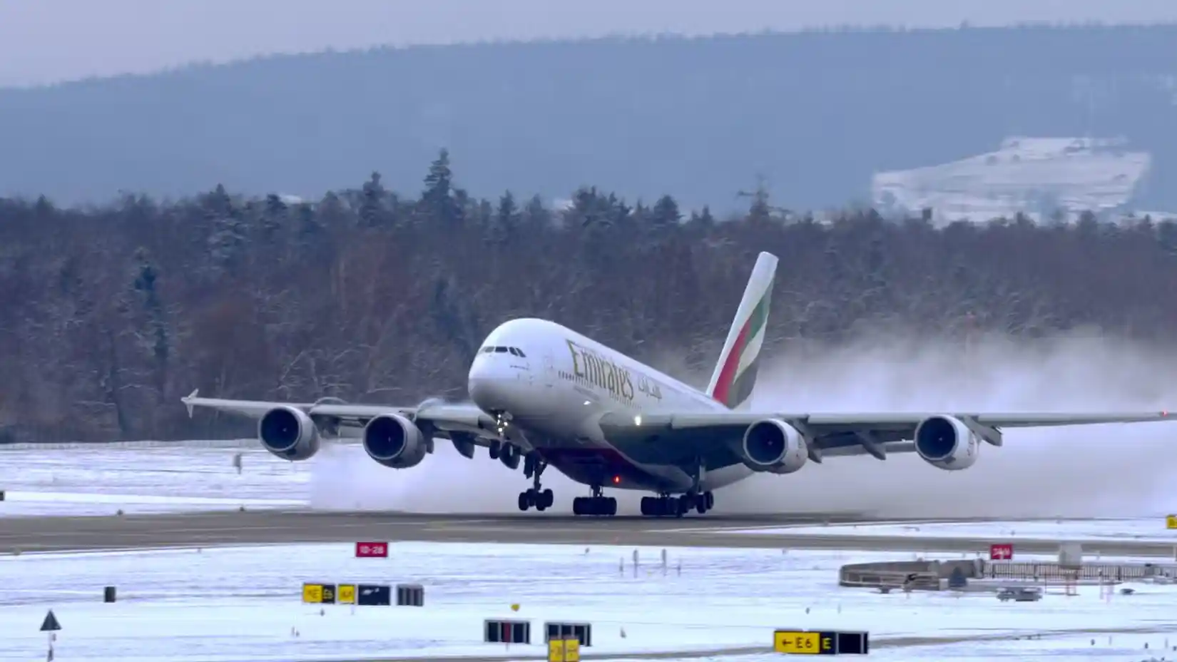 Emirates A380 Stranded on Toronto Tarmac for Over Three Hours After ...