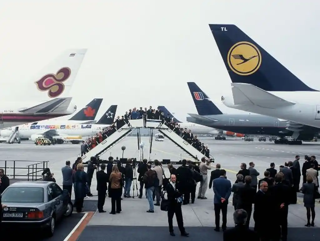 100 Years of Lufthansa: How Germany’s Flag Carrier Revolutionized ...