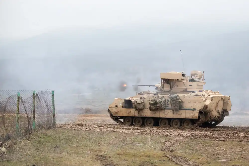 U.S. Army Conducts Abrams–Bradley Live-Fire Maneuvers in Bulgaria to ...