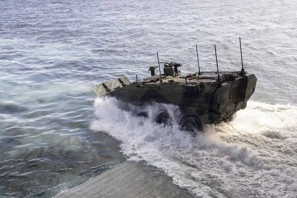 U.S. Marines Successfully Deploy New Amphibious Combat Vehicle From USS ...