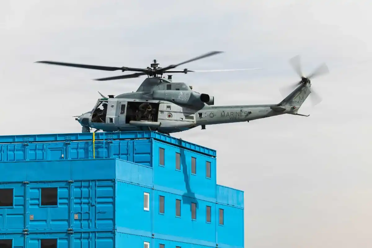U.S. Marines Test UH-1Y Venom Rooftop Insertions in Arizona to Sharpen ...