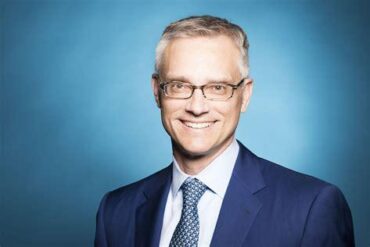 American Airlines CEO Robert Isom Faces Mounting Pressure as Turnaround ...