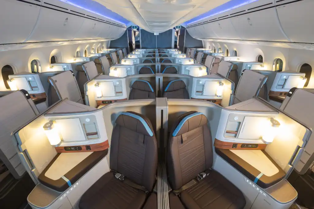 Alaska Airlines Begins Transatlantic Era With Seattle–Rome Launch and ...