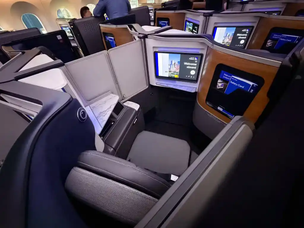 Next-Generation Comfort: The 6 Revolutionary Business Class Suites ...