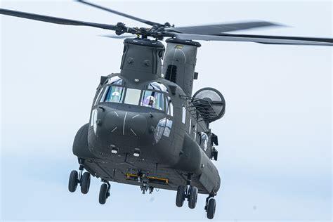 $324 Million Chinook Expansion: Why the U.S. Army Is Buying More Boeing ...